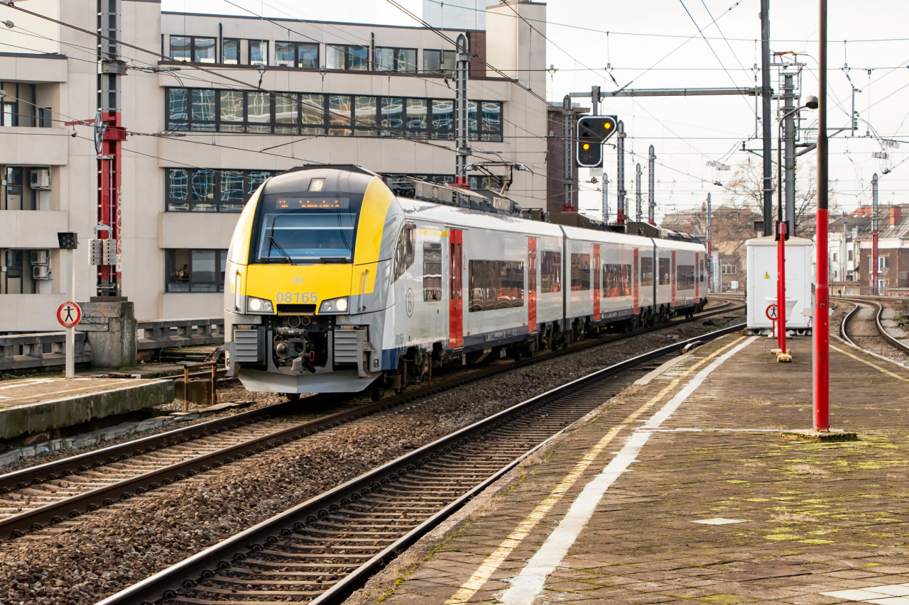 NMBS: mooie cijfers en toch rijden veel treinen met vertraging | Solidair